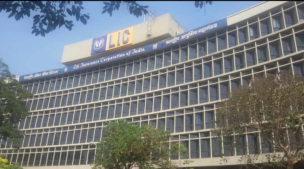 Vacancy Arises in LIC Top Management Following Superannuation of MD ...